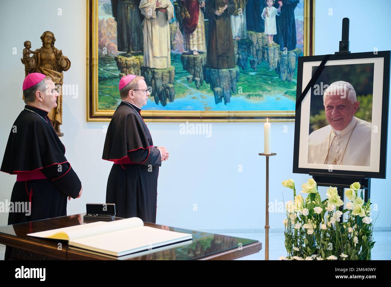 Berlin, Germany. 02nd Jan, 2023. Bishop Georg Bätzing (r), President of ...