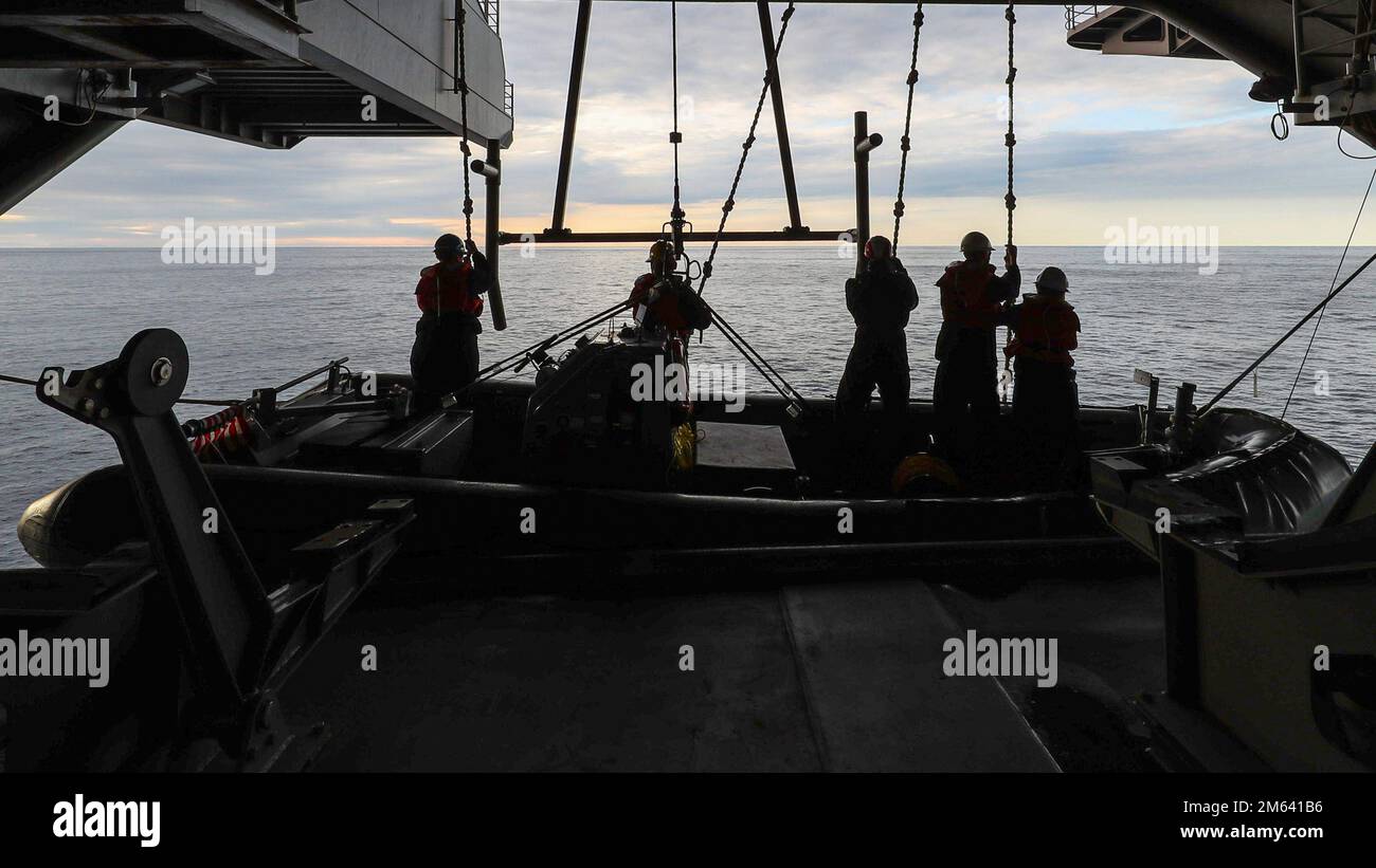 Operational rescue boat hi-res stock photography and images - Alamy