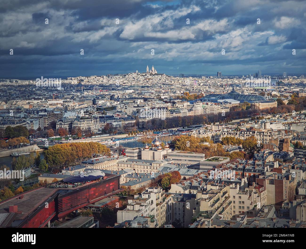 Panoramic view over the Paris city to the Sacre Coeur de Montmartre ...
