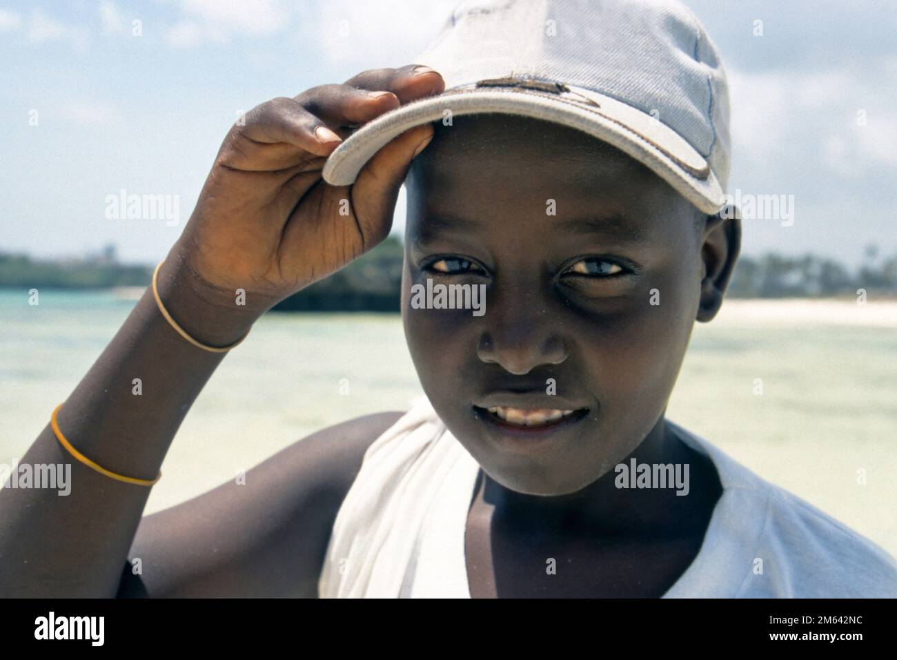 Refugee sad child hi-res stock photography and images - Alamy