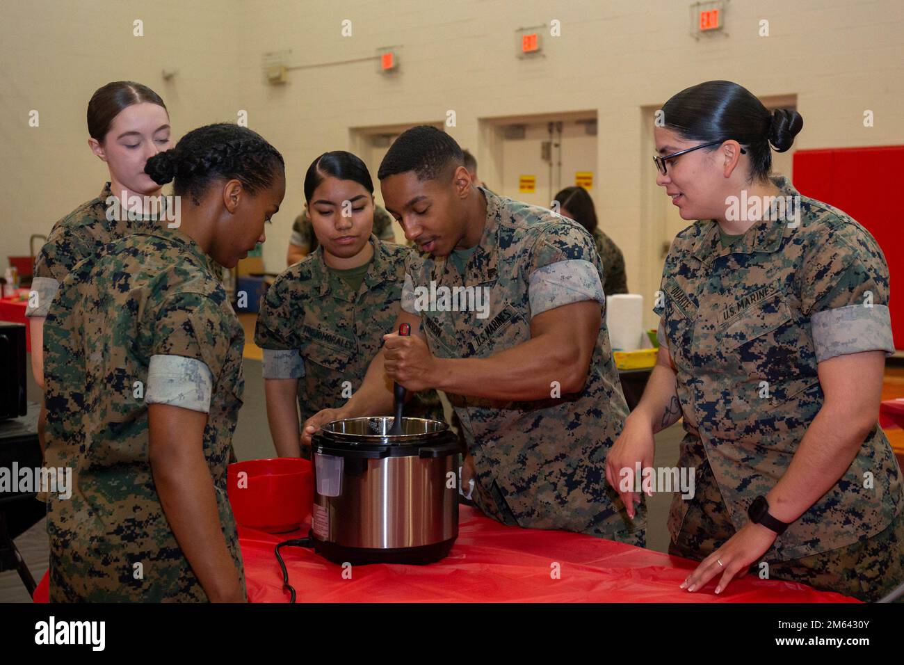 Cook marines hi-res stock photography and images - Alamy