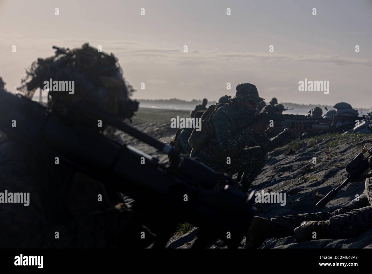 Philippine Marines with Marine Battalion Landing Team 10 and U.S ...