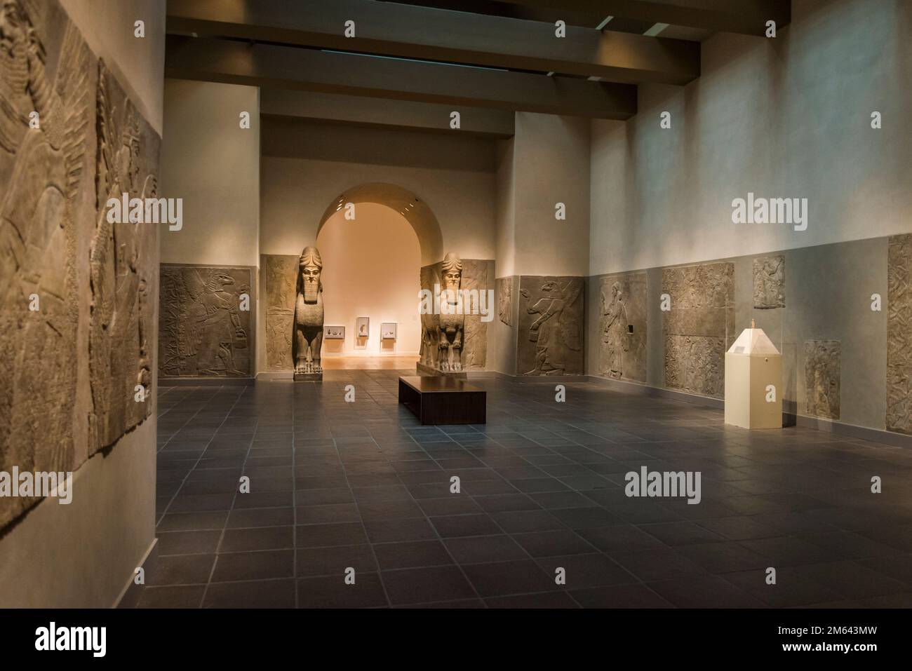 Assyrian Palace Sculptures, Metropolitan Museum of Art, New York City ...