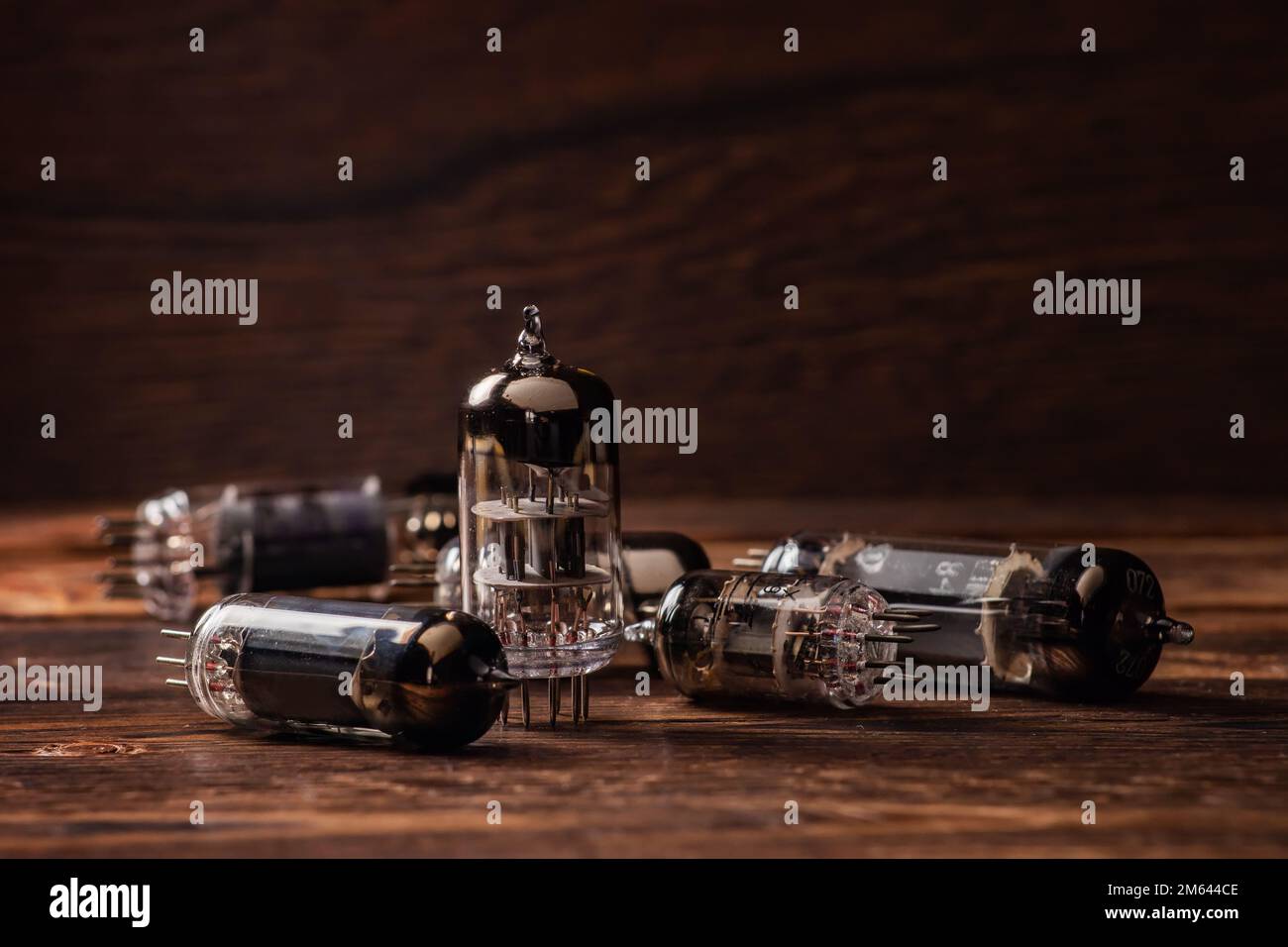 Vintage tube radio components hi-res stock photography and images - Alamy
