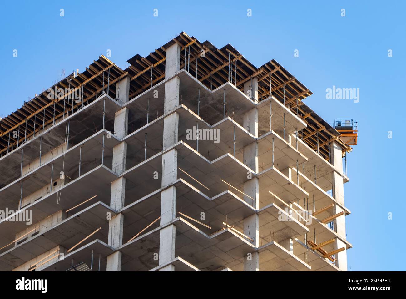 Construction bilding. Apartment house building Stock Photo - Alamy