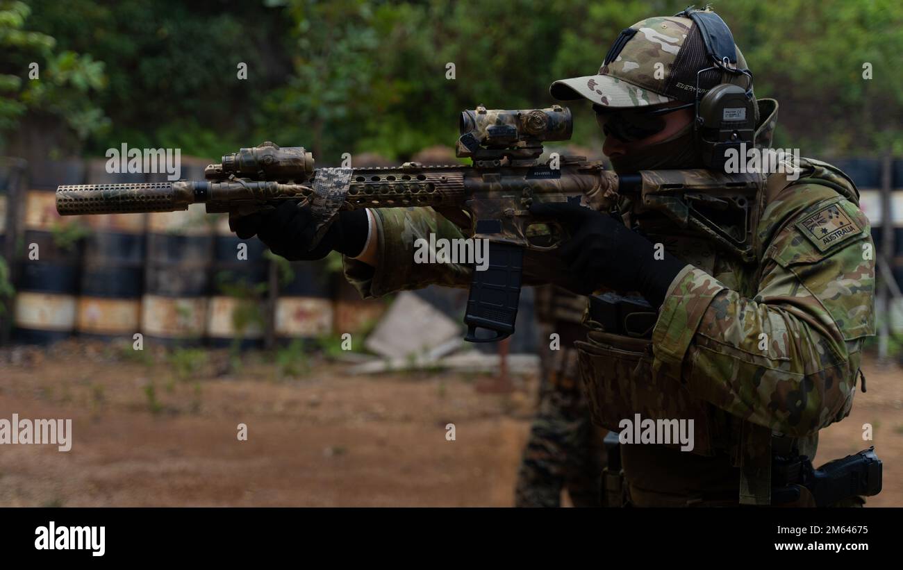 An Australian Operator with 2nd Commando Regiment, Special Operations ...