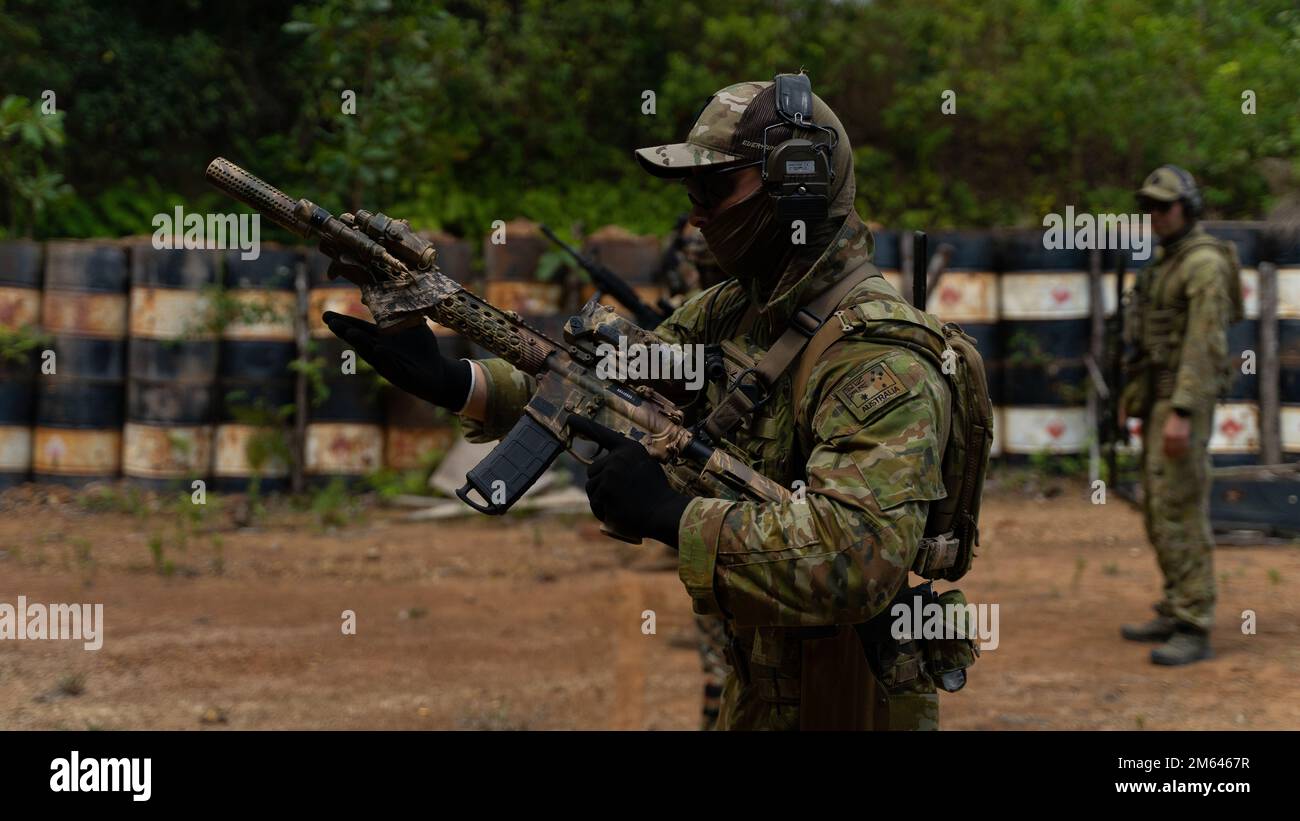 An Australian Operator with 2nd Commando Regiment, Special Operations ...