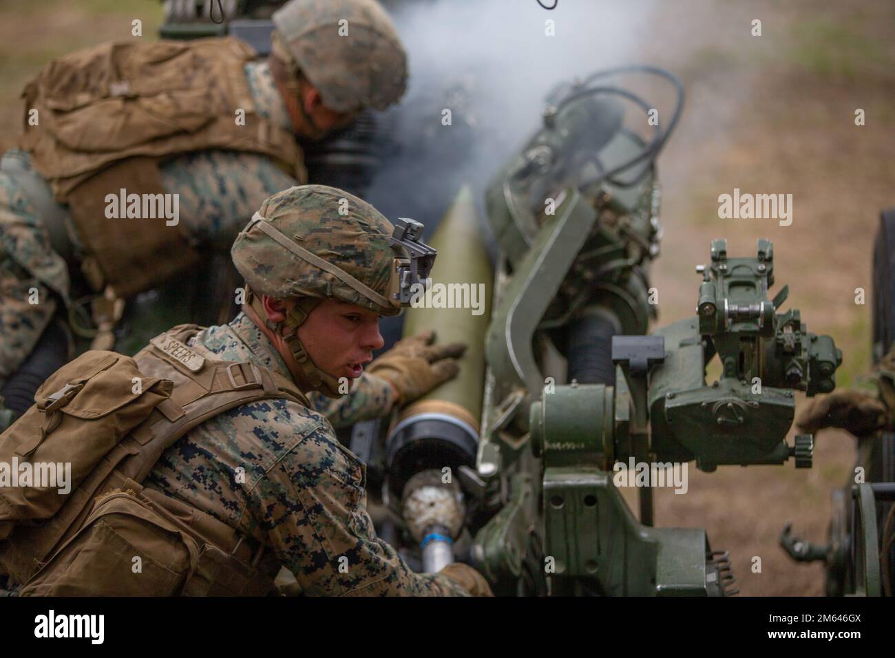 U.S. Marines with Echo Battery, 2d Battalion, 10th Marine Regiment, 2d ...