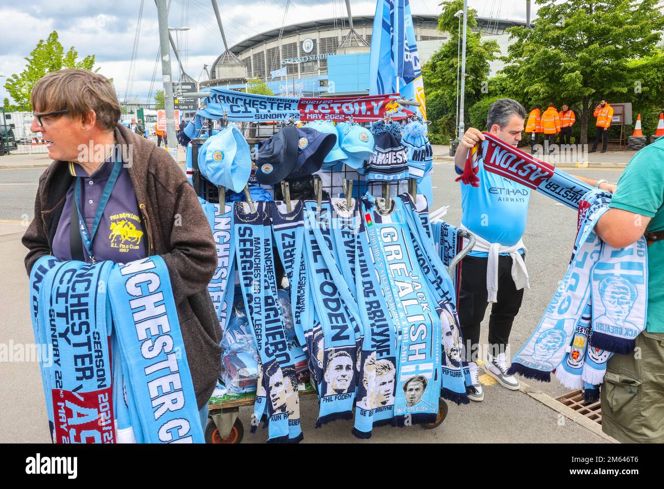 Aston villa fans scarf hi-res stock photography and images - Alamy