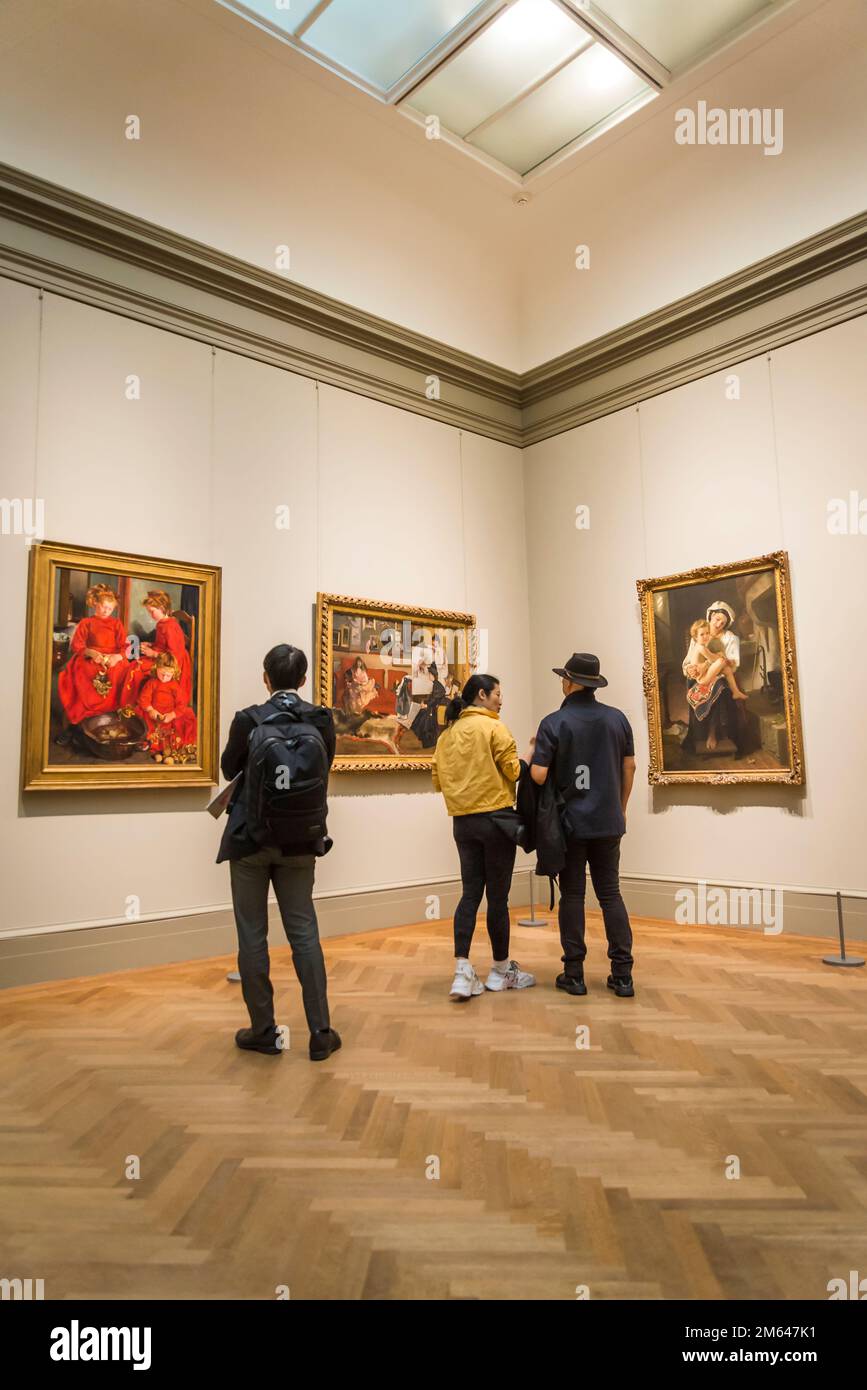 People Looking At Art 10,400+ Looking At Art Museum Stock Photos,