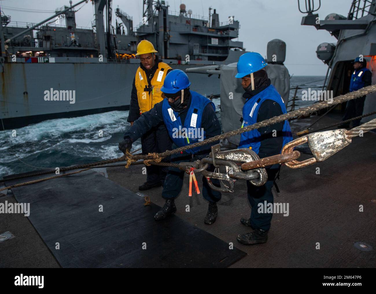 Guided missile destroyer uss mitscher hi-res stock photography and ...