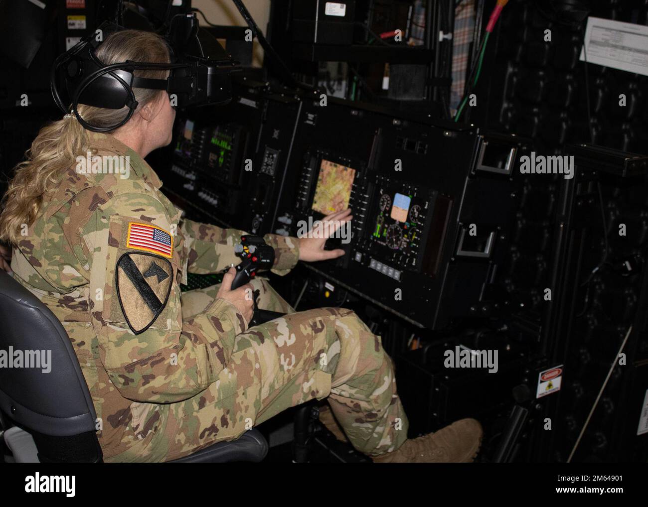 Soliders take part in the Synthetic Training Environment - Information ...