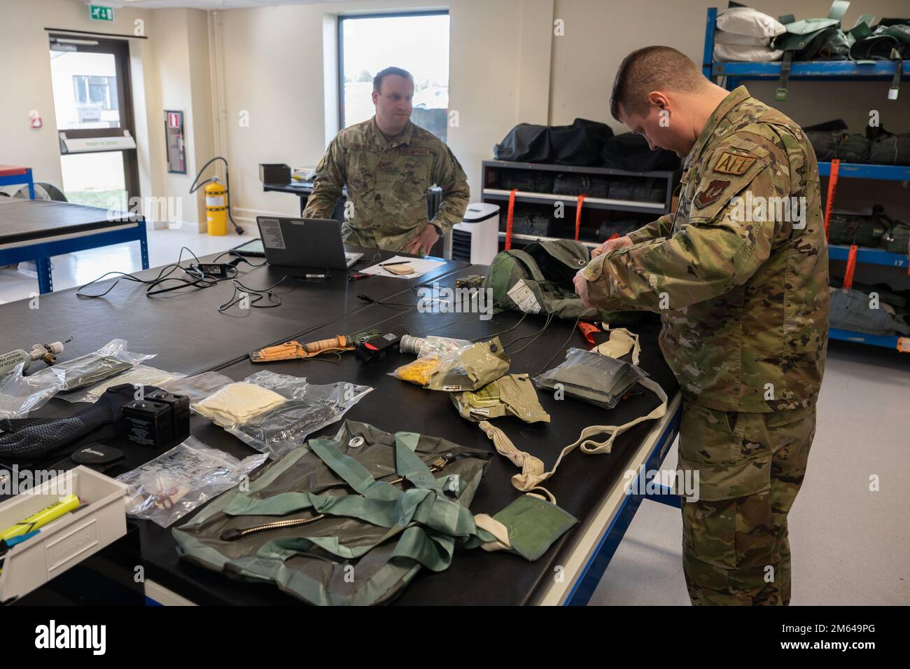 Eject properly hi-res stock photography and images - Alamy