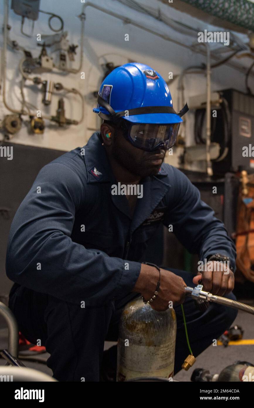 Scba bottles hi-res stock photography and images - Alamy