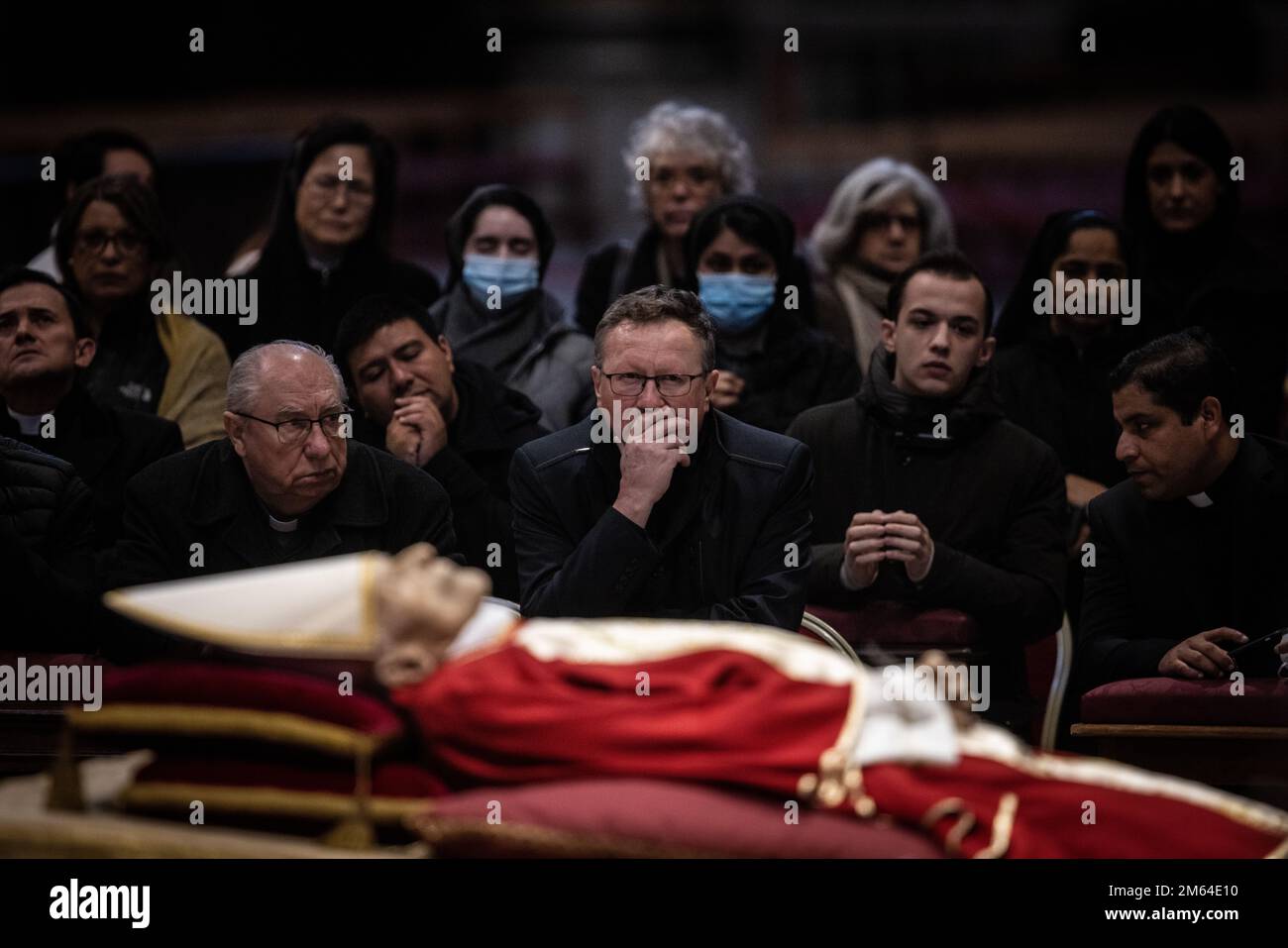 Vatican City, Vatican. 02nd Jan, 2023. People visit the body of Pope ...