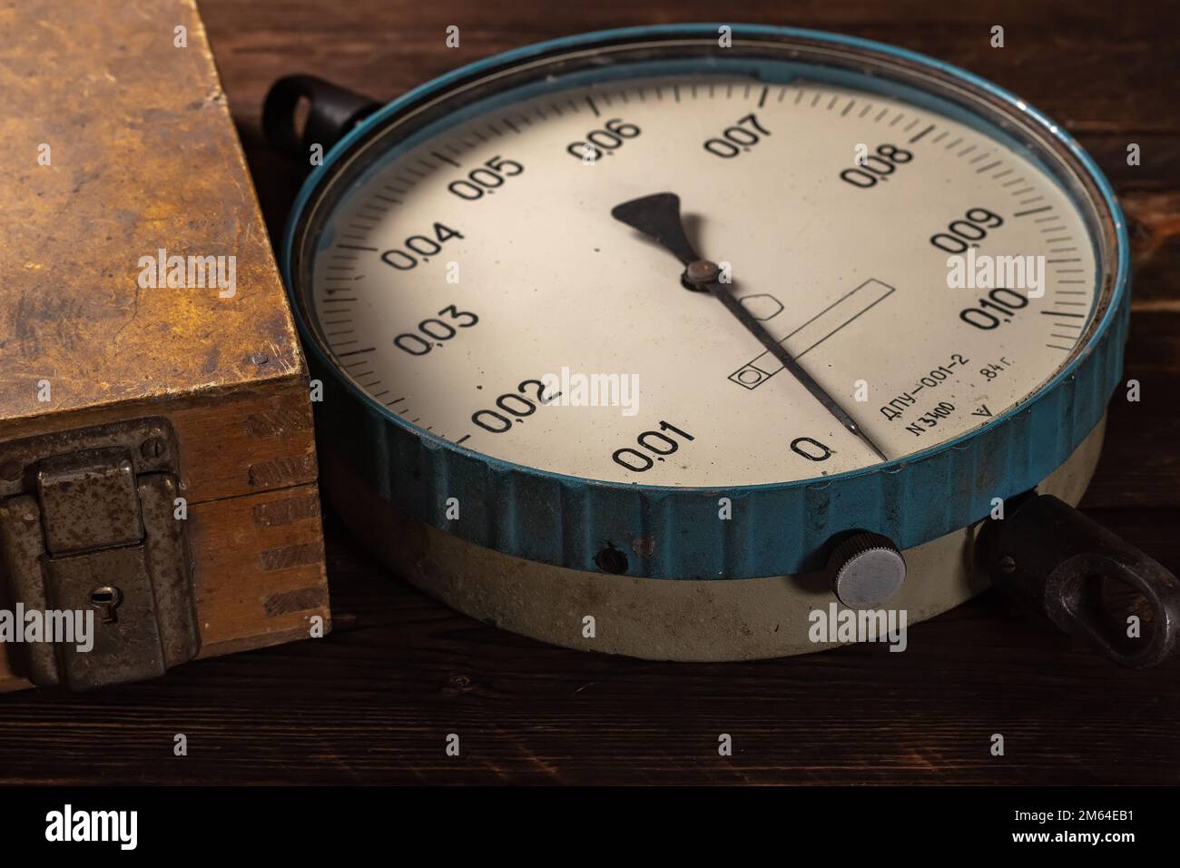 Old fashioned scales and food hi-res stock photography and images - Alamy