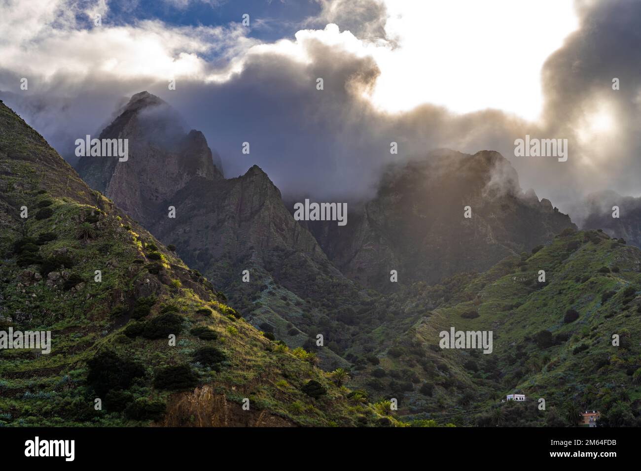 Landschaft im Tal von Hermigua, La Gomera, Kanarische Inseln, Spanien | Hermigua valley ...