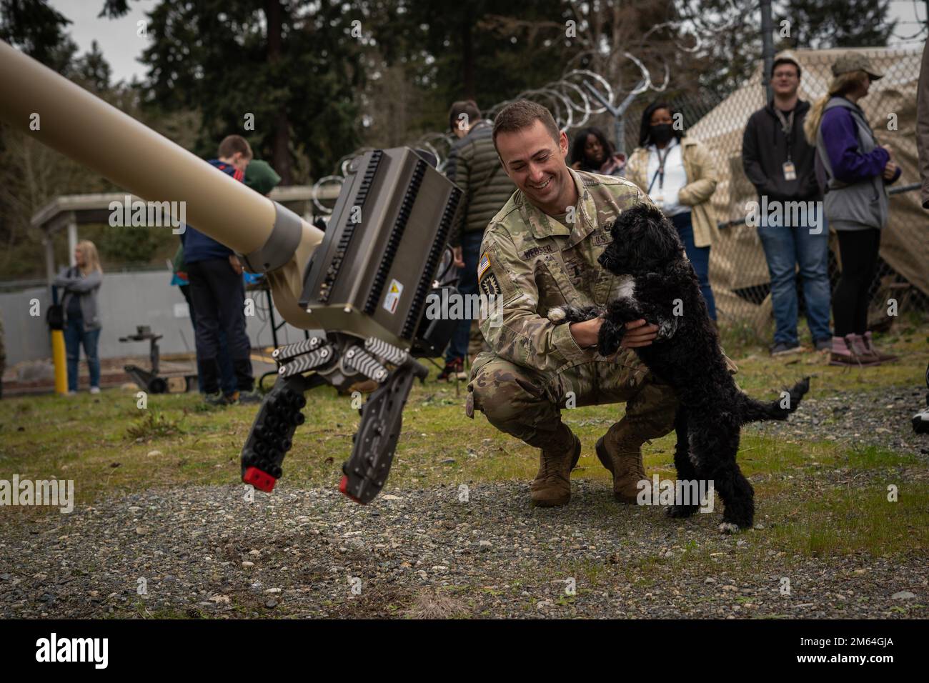 Washington National Guard Soldiers with 319th Ordnance Company (EOD ...