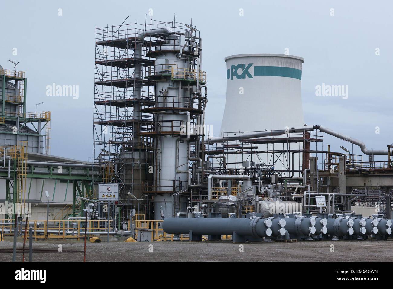 Pck oil refinery hi-res stock photography and images - Alamy