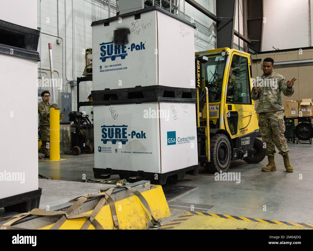 Staff Sgt. Derieo Herron, 436th Maintenance Squadron aircraft ...