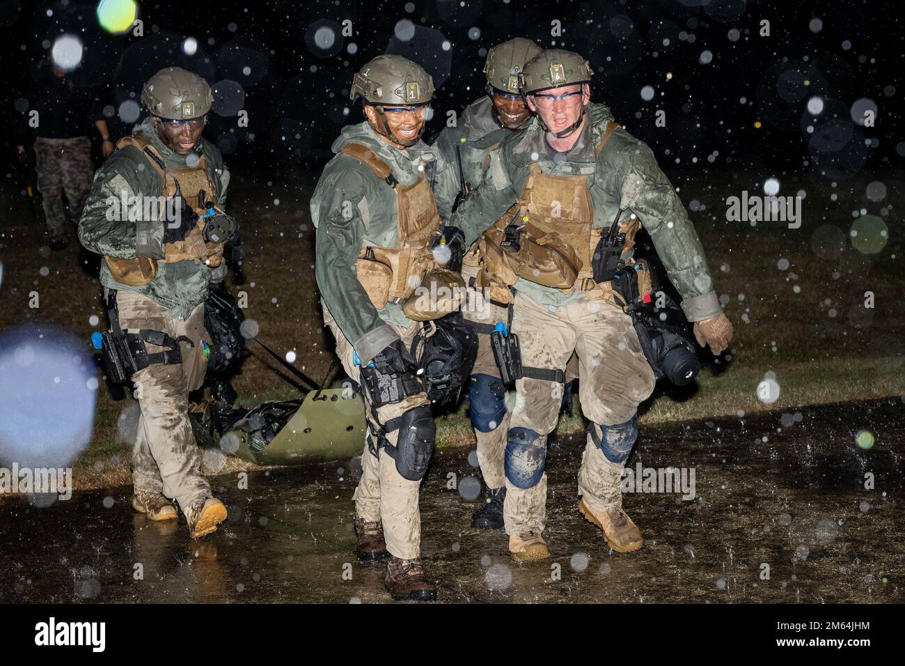 U.S. Secret Service Special Agents and Officers conduct a final ...