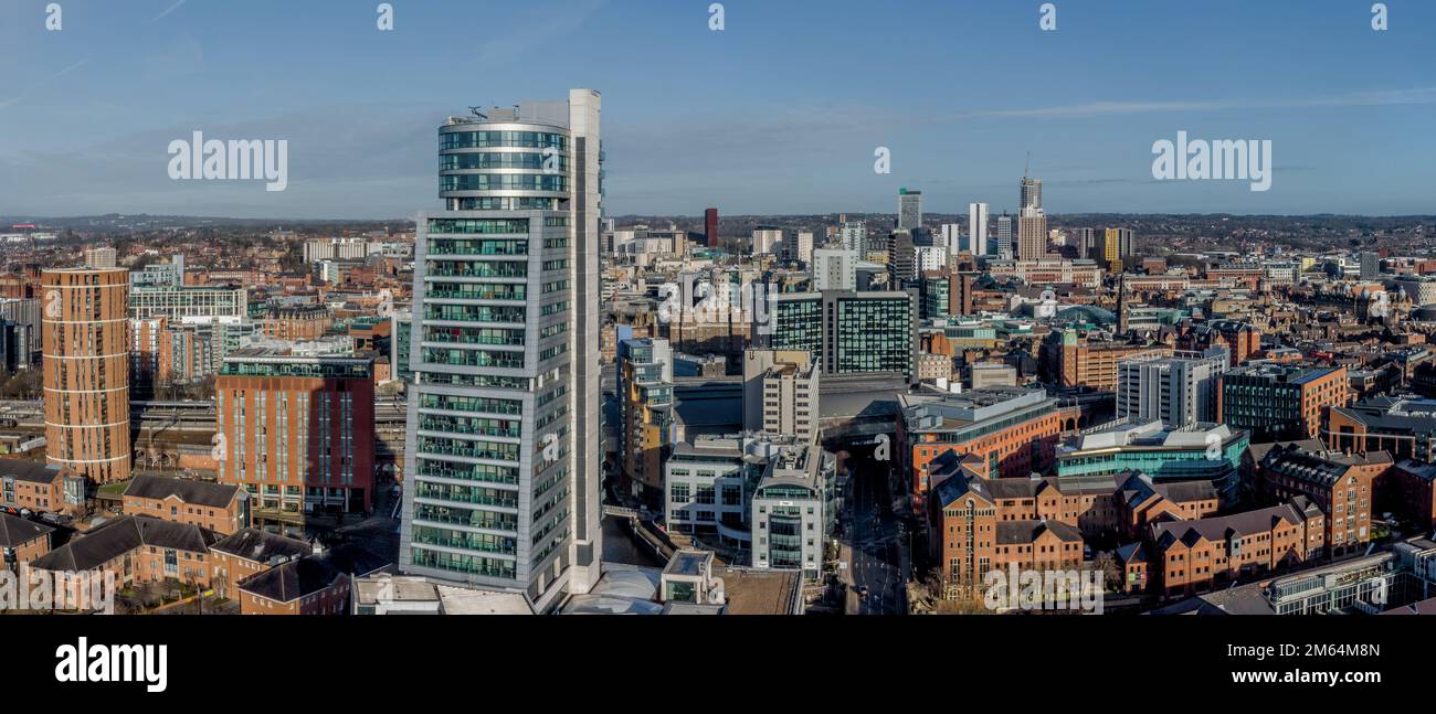 Leeds aerial hi-res stock photography and images - Alamy