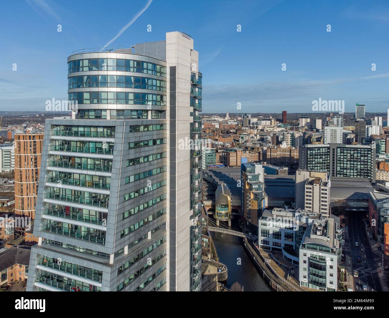 Leeds aerial hi-res stock photography and images - Alamy