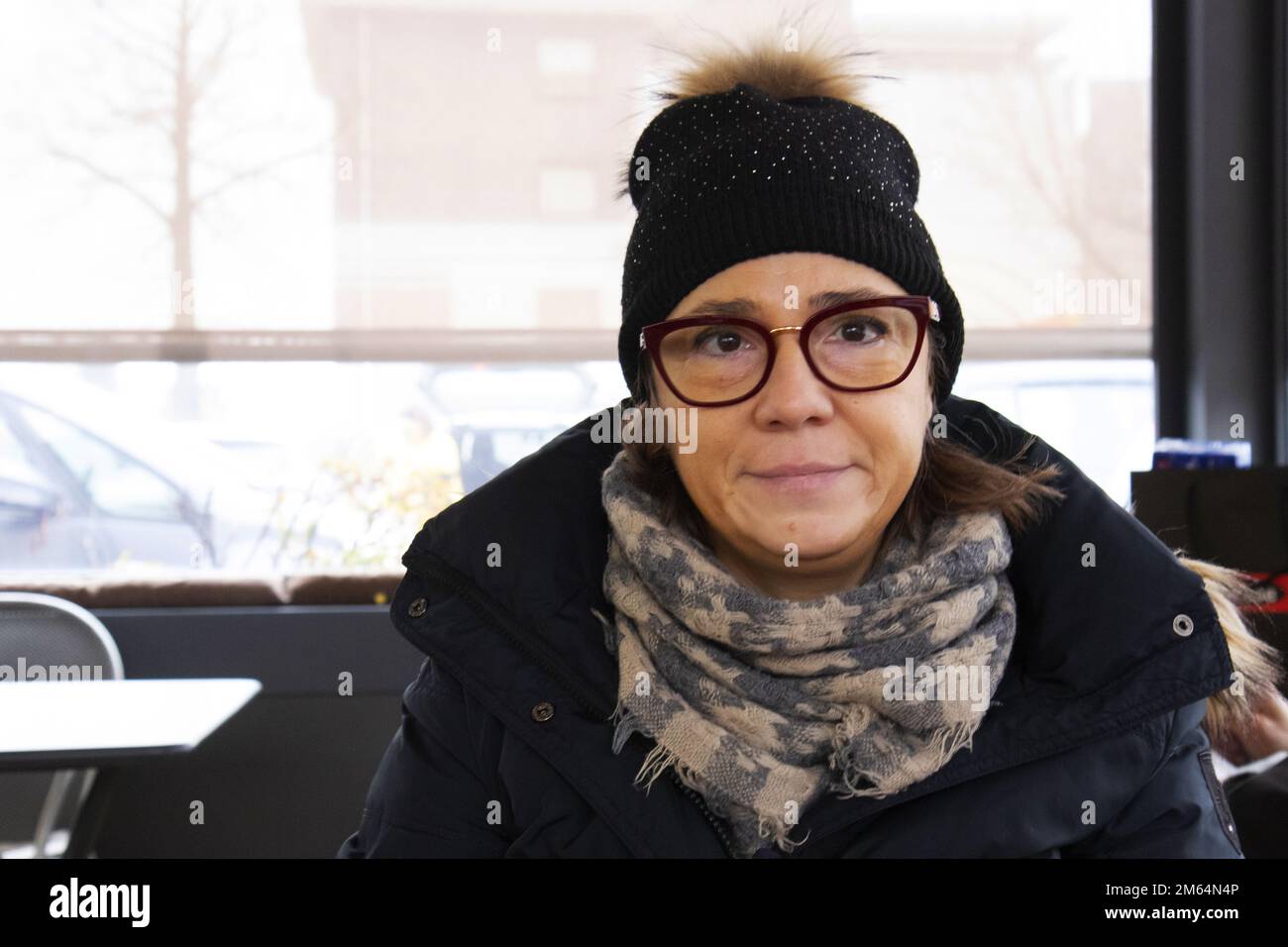 Young worried african american hi-res stock photography and images - Alamy