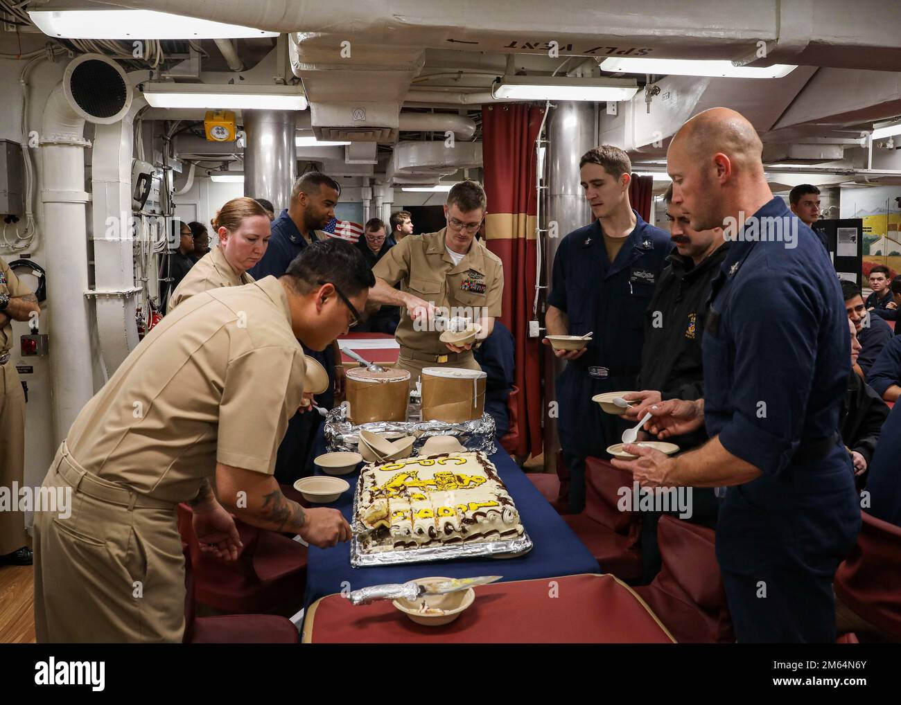 ATLANTIC OCEAN (April 1, 2022) – U.S. Navy chiefs hand out cake and ice ...