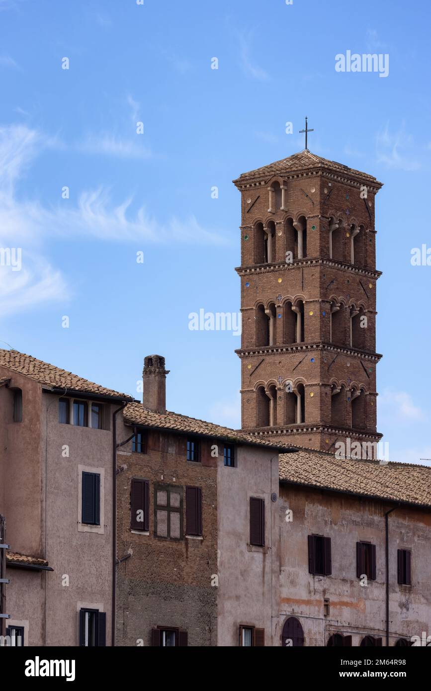 Old Historic Building in Downtown Rome, Italy Stock Photo - Alamy