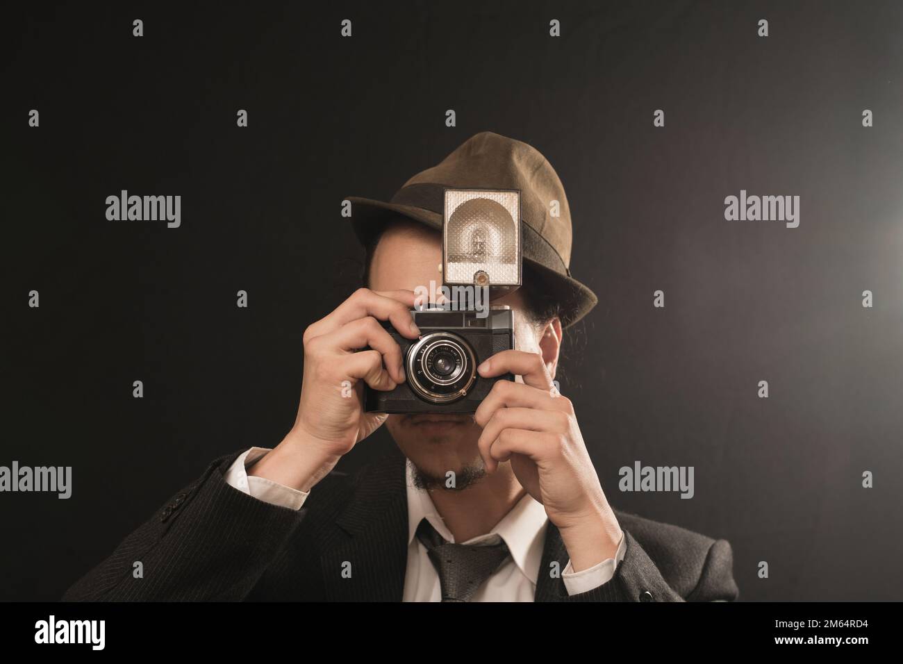 The retro photographer. Vintage style Stock Photo - Alamy
