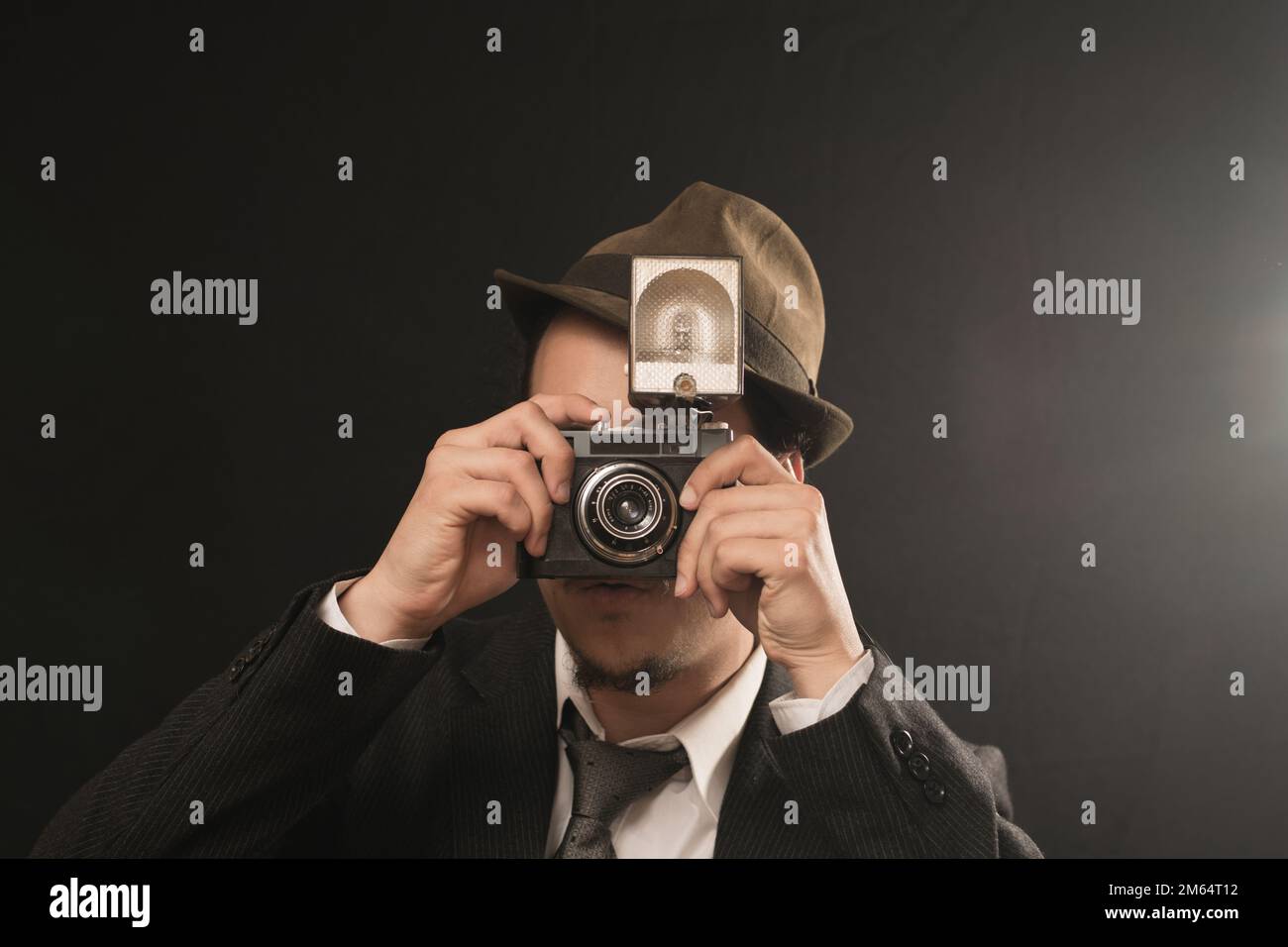 The retro photographer. Vintage style Stock Photo - Alamy