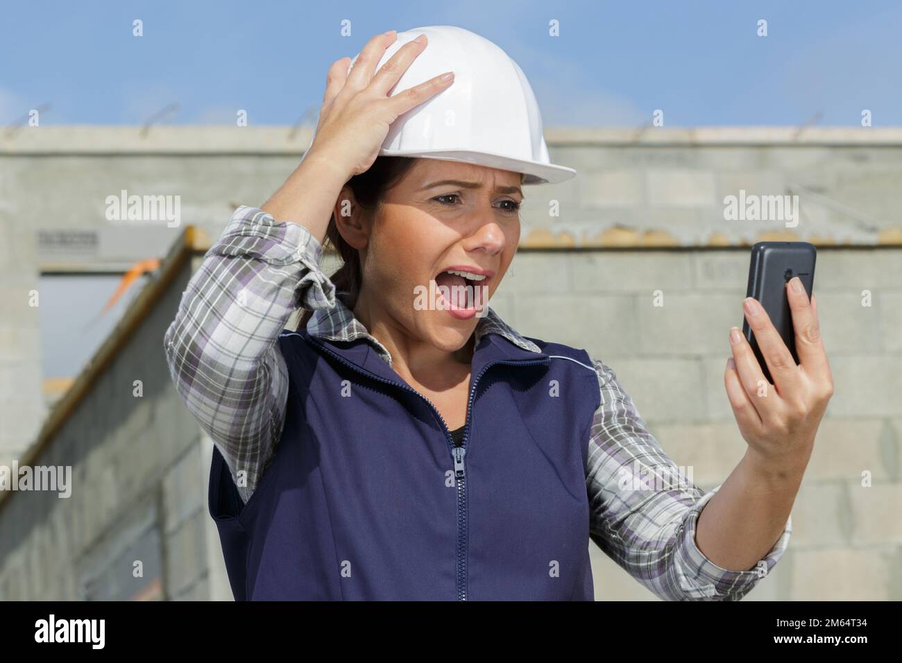 Phone office scared hi-res stock photography and images - Alamy