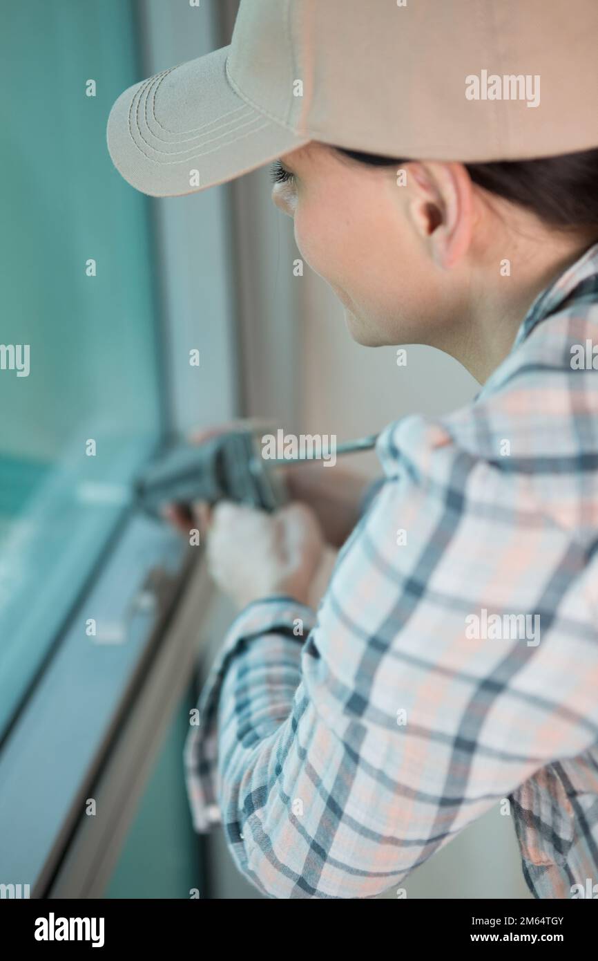 Using a sealant gun hi-res stock photography and images - Alamy