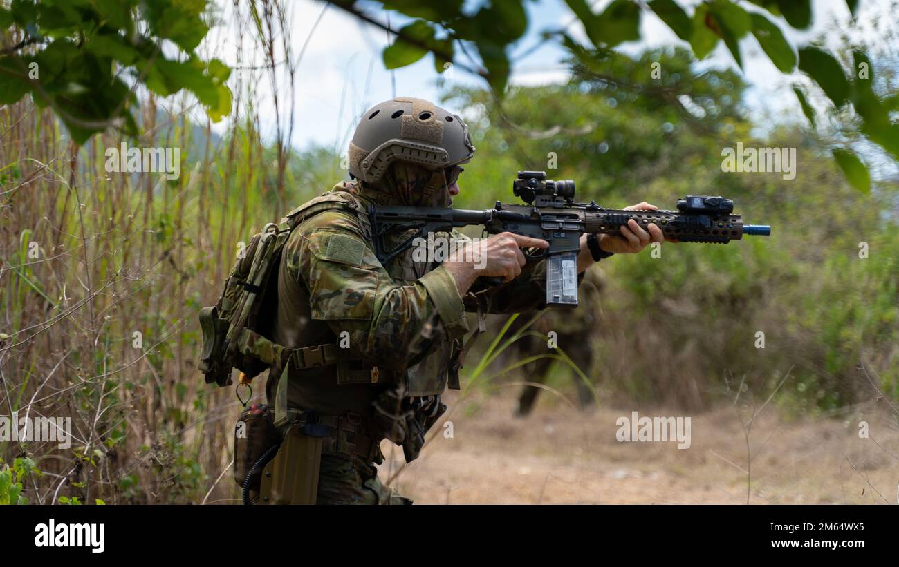 An Australian Operator with 2nd Commando Regiment, Special Operations ...