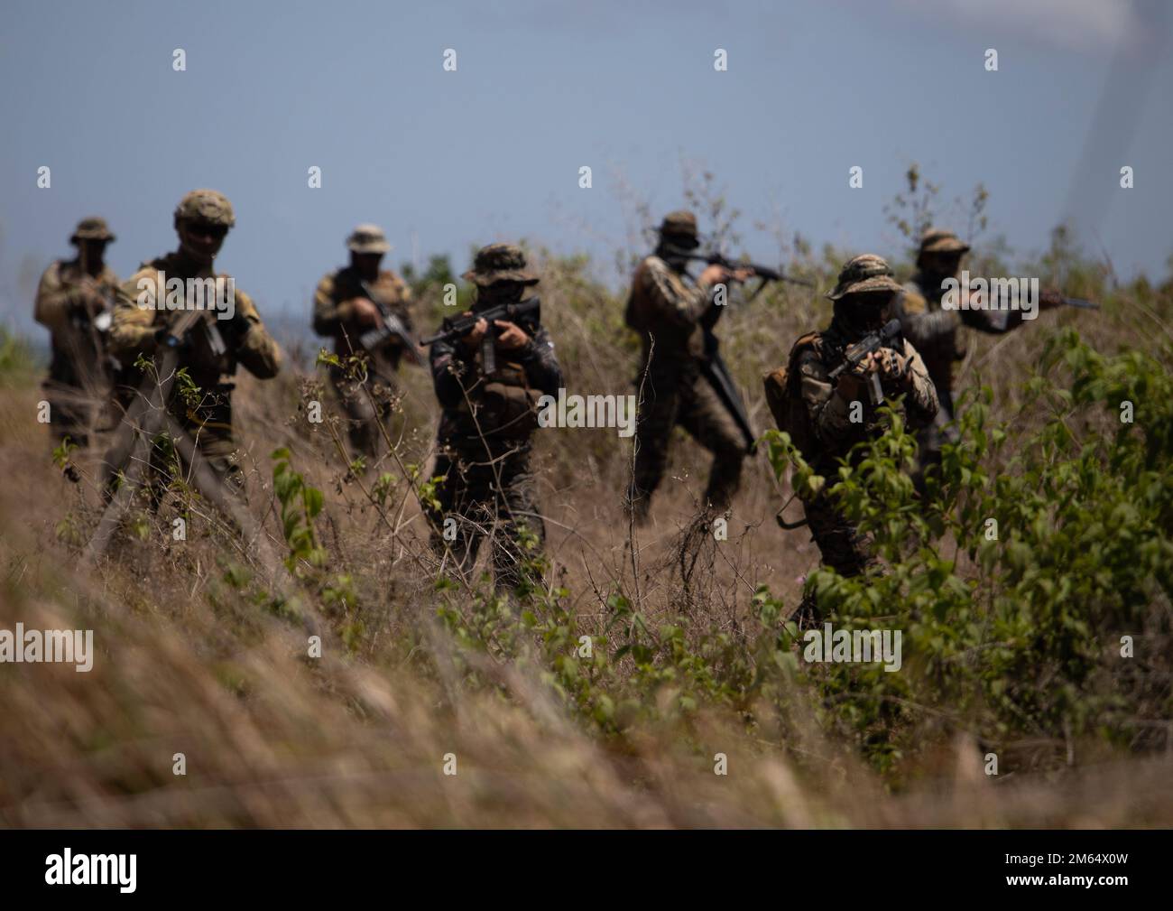 Members of the Philippine Navy Special Operations Group, U.S. Navy ...