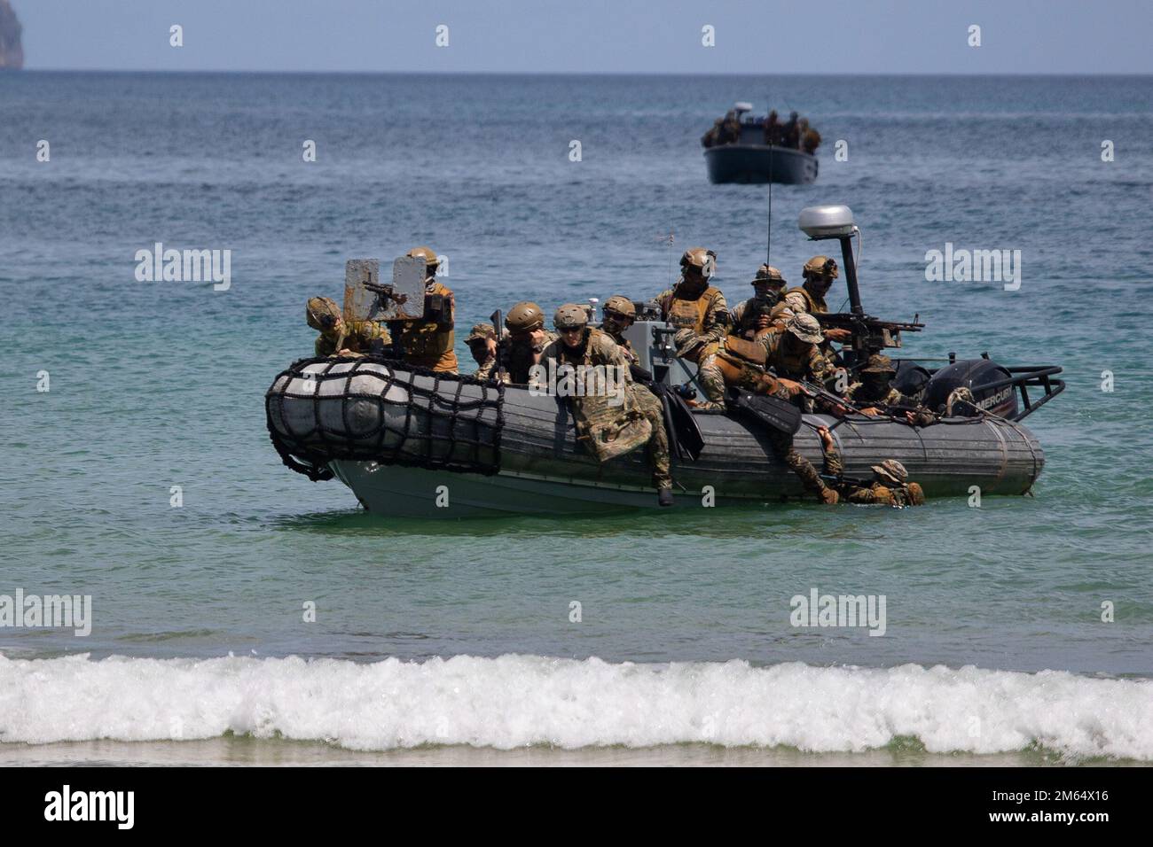 Members of the Philippine Navy Special Operations Group, U.S. Navy ...