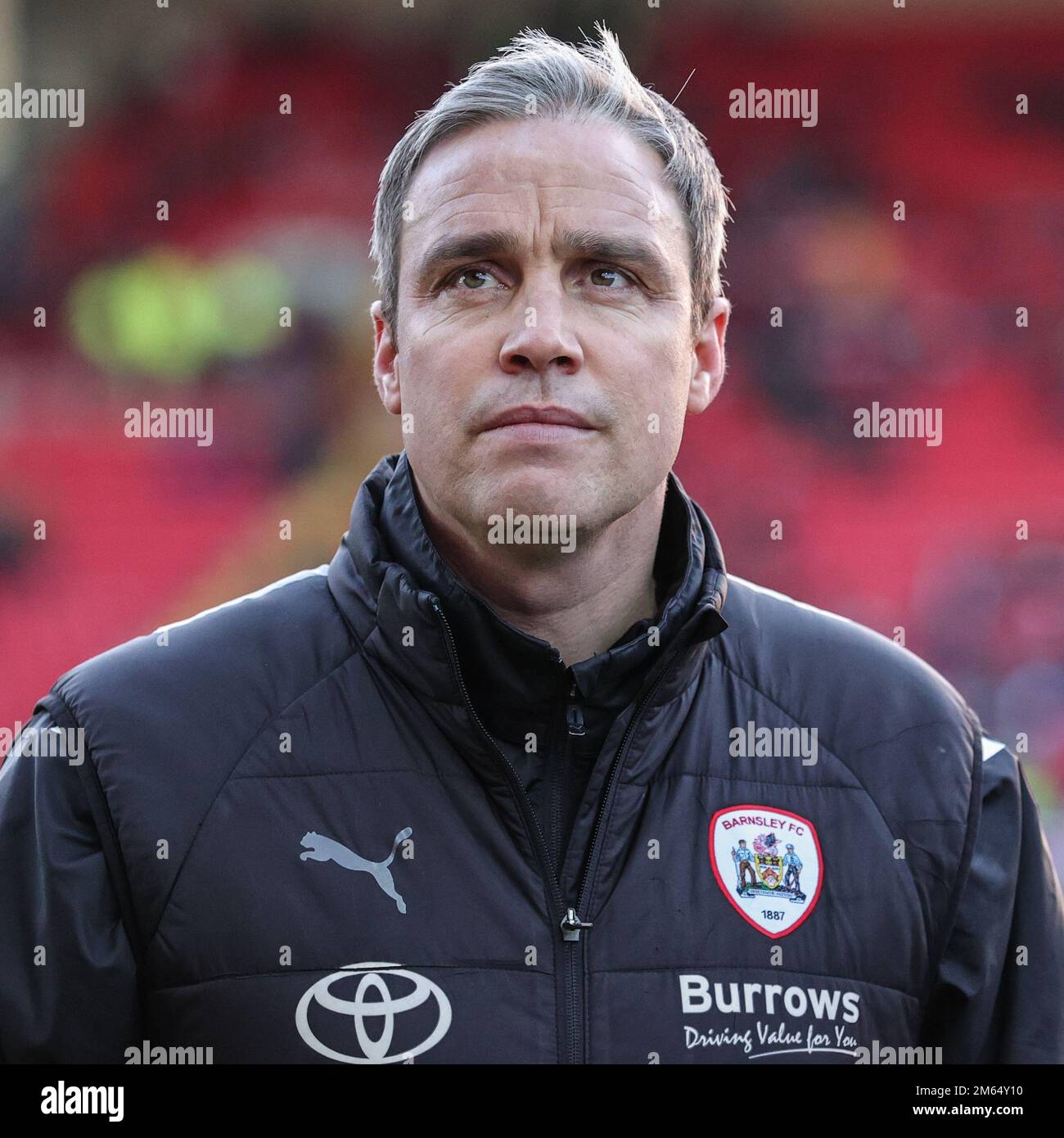 Michael Duff manager of Barnsley during the Sky Bet League 1 match ...