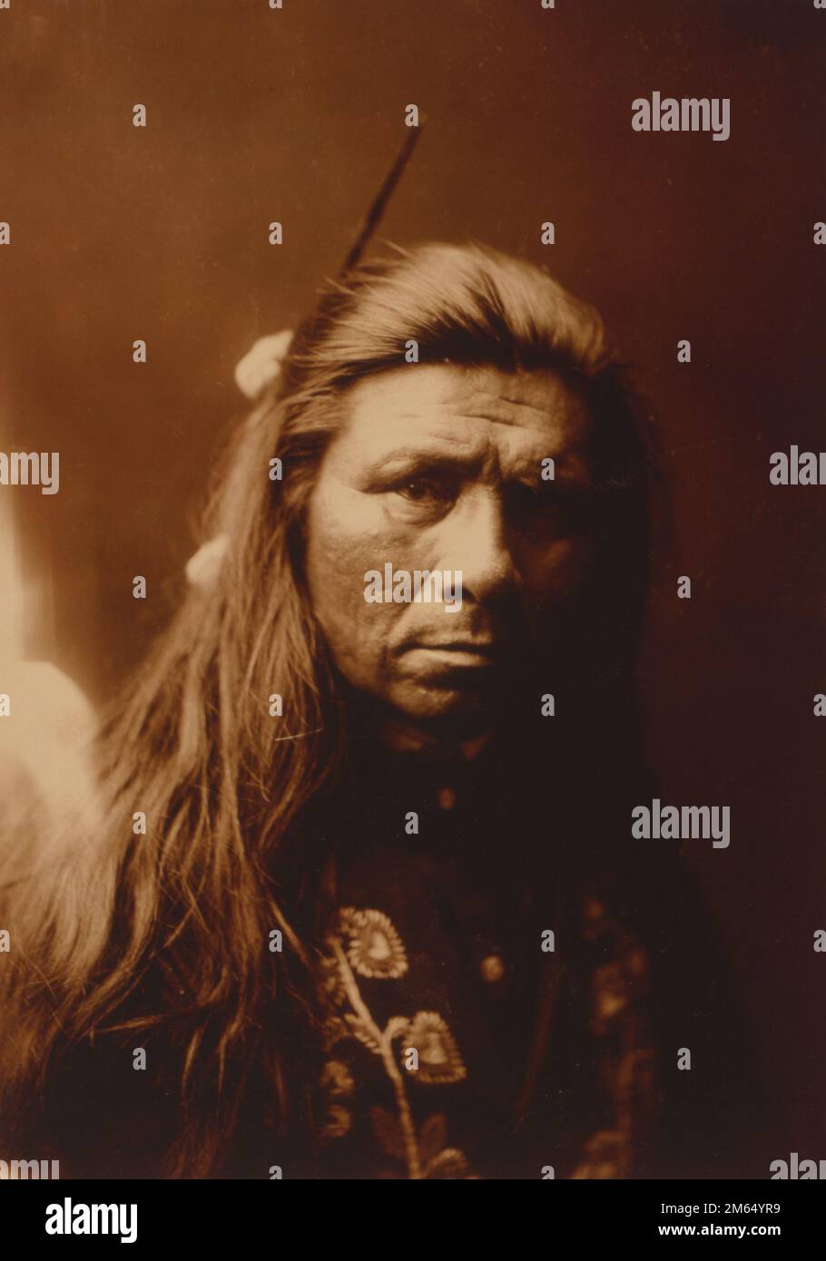 Old native american man hi-res stock photography and images - Alamy