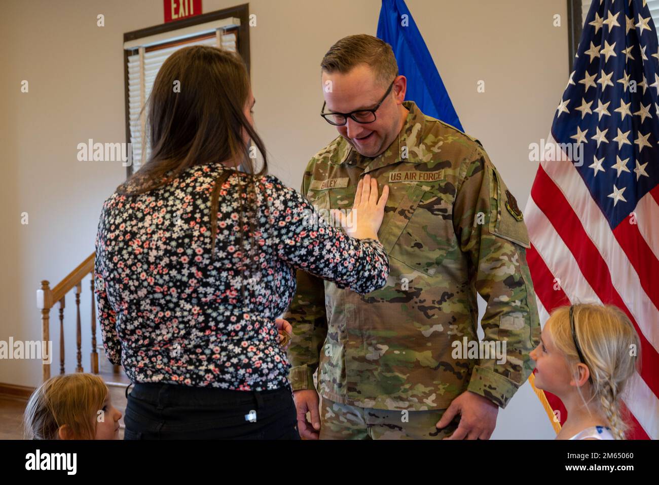 Chief Master Sgt. Robert Bailey's wife and children place his new ...