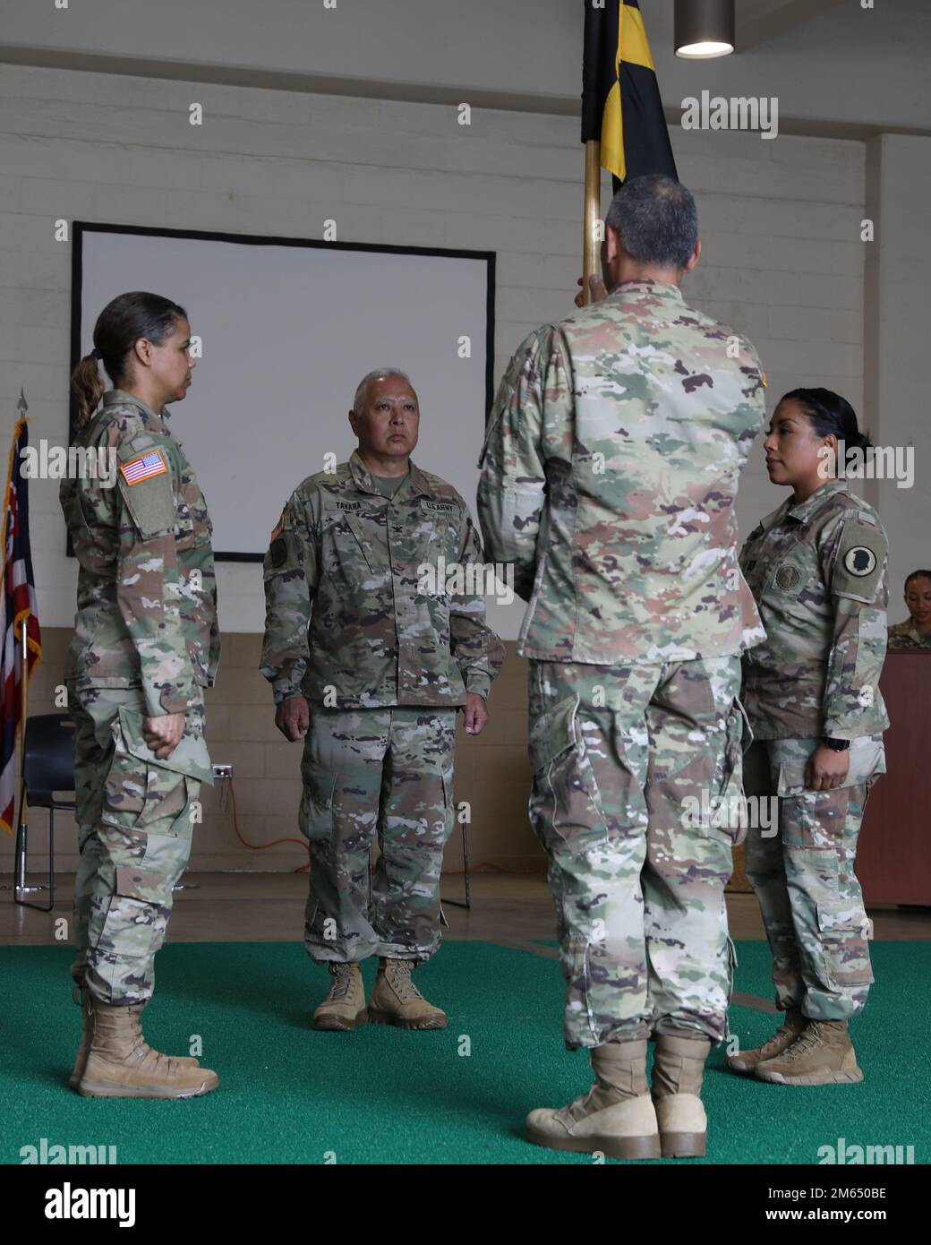 Hawaii Army National Guard Soldiers of Headquarters and Headquarters ...
