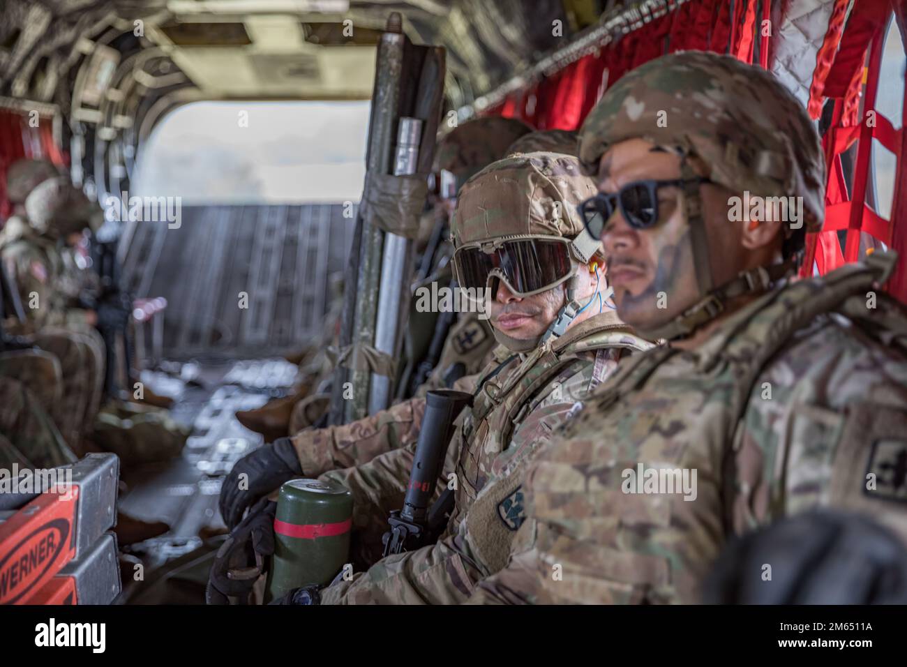 A Hawaii Army National Guard (HIARNG) fire team assigned to 1st ...