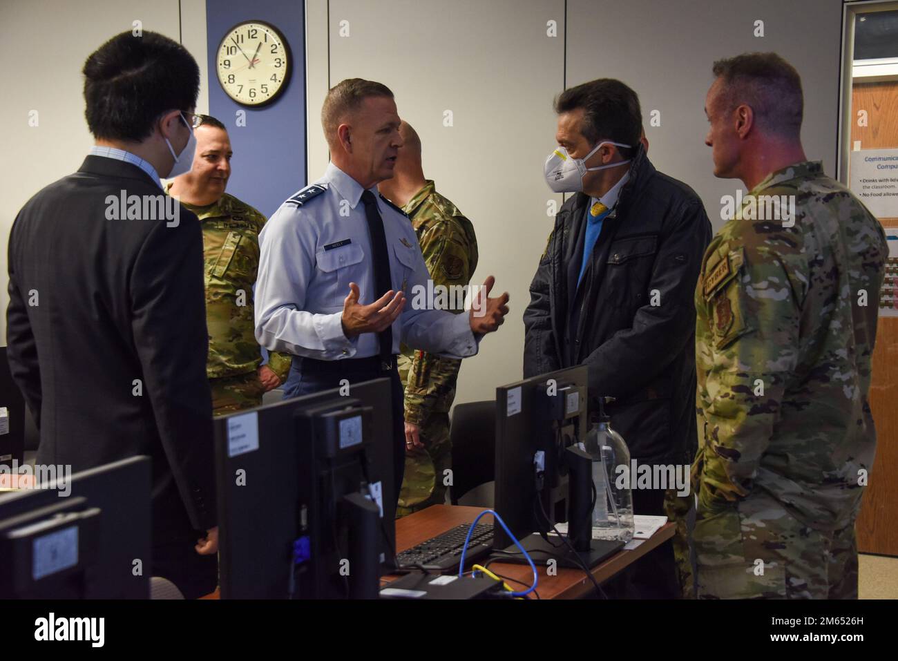 Maj Gen Richard Neely, Adjutant General, State of Illinois, speaks with ...