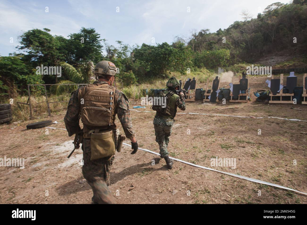 U.S. Marines with 3d Reconnaissance Battalion, 3d Marine Division, and ...
