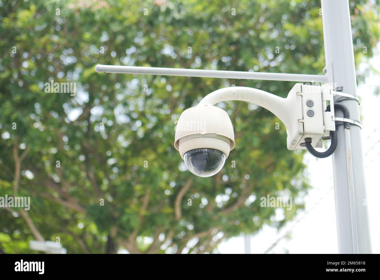 Rotating cctv camera hi-res stock photography and images - Alamy