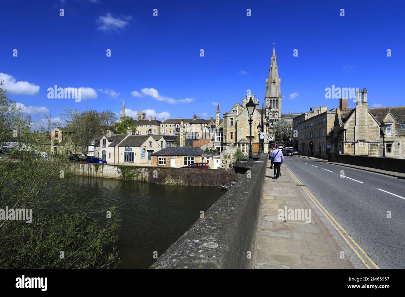 The stone road bridge over the river Welland, Stamford town ...