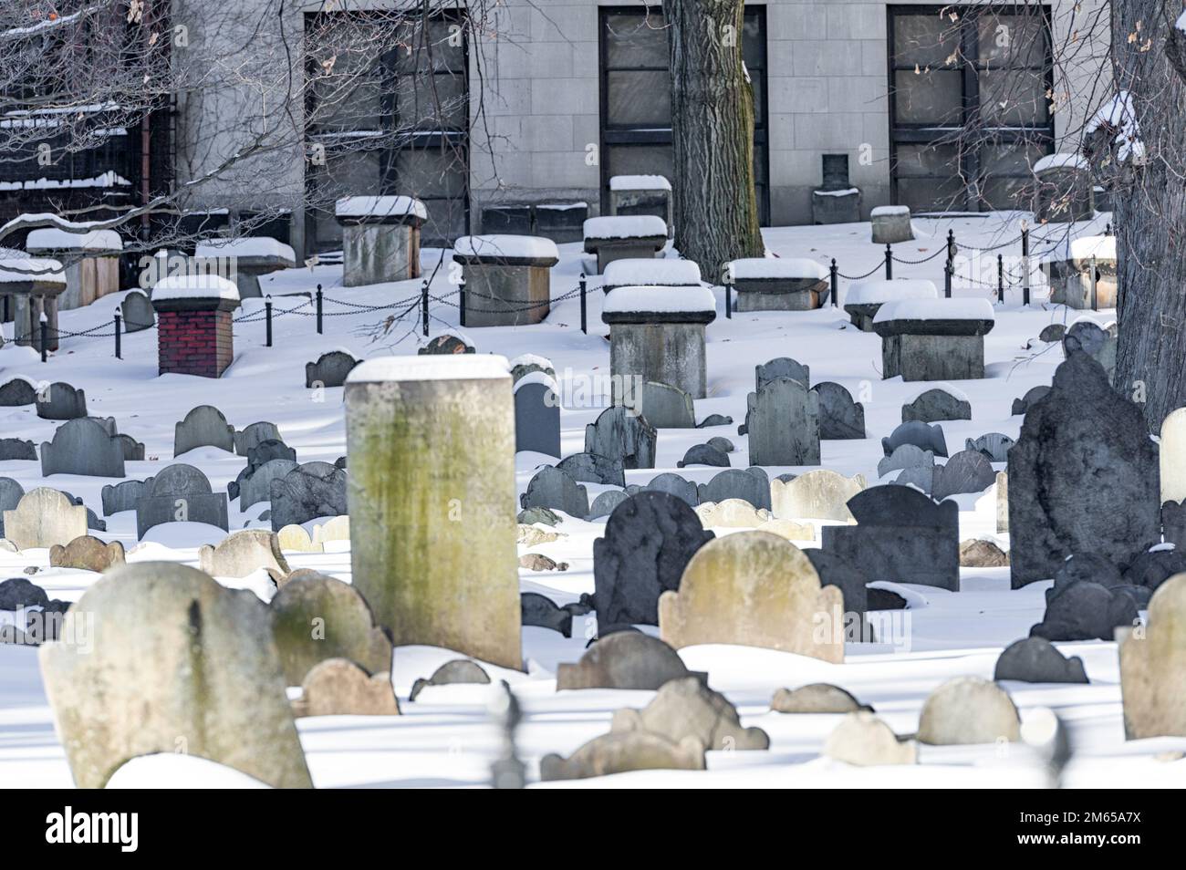 Granary burial ground boston hi-res stock photography and images - Alamy