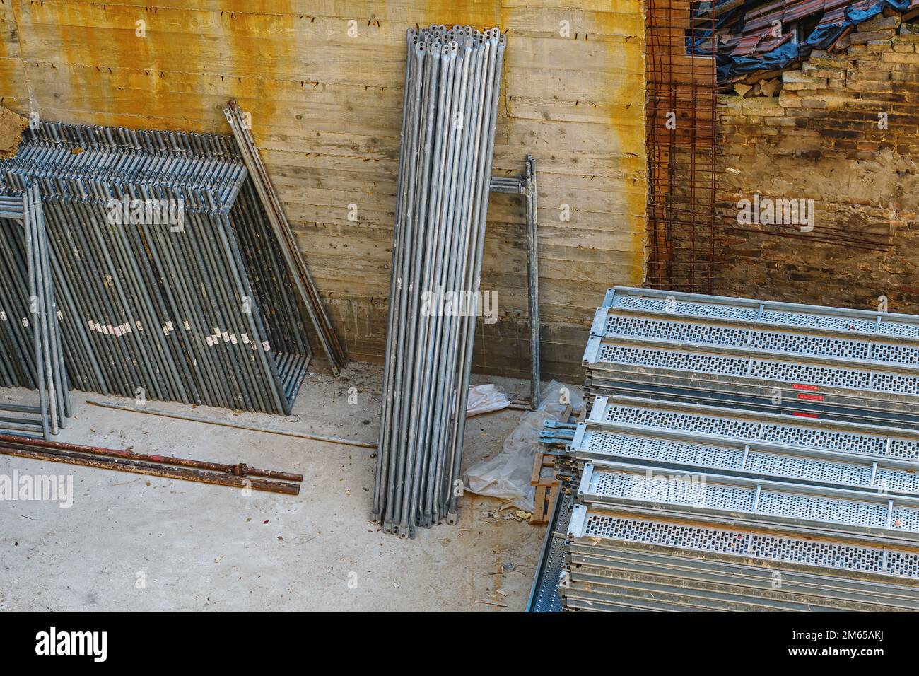 Scaffolding parts hi-res stock photography and images - Alamy