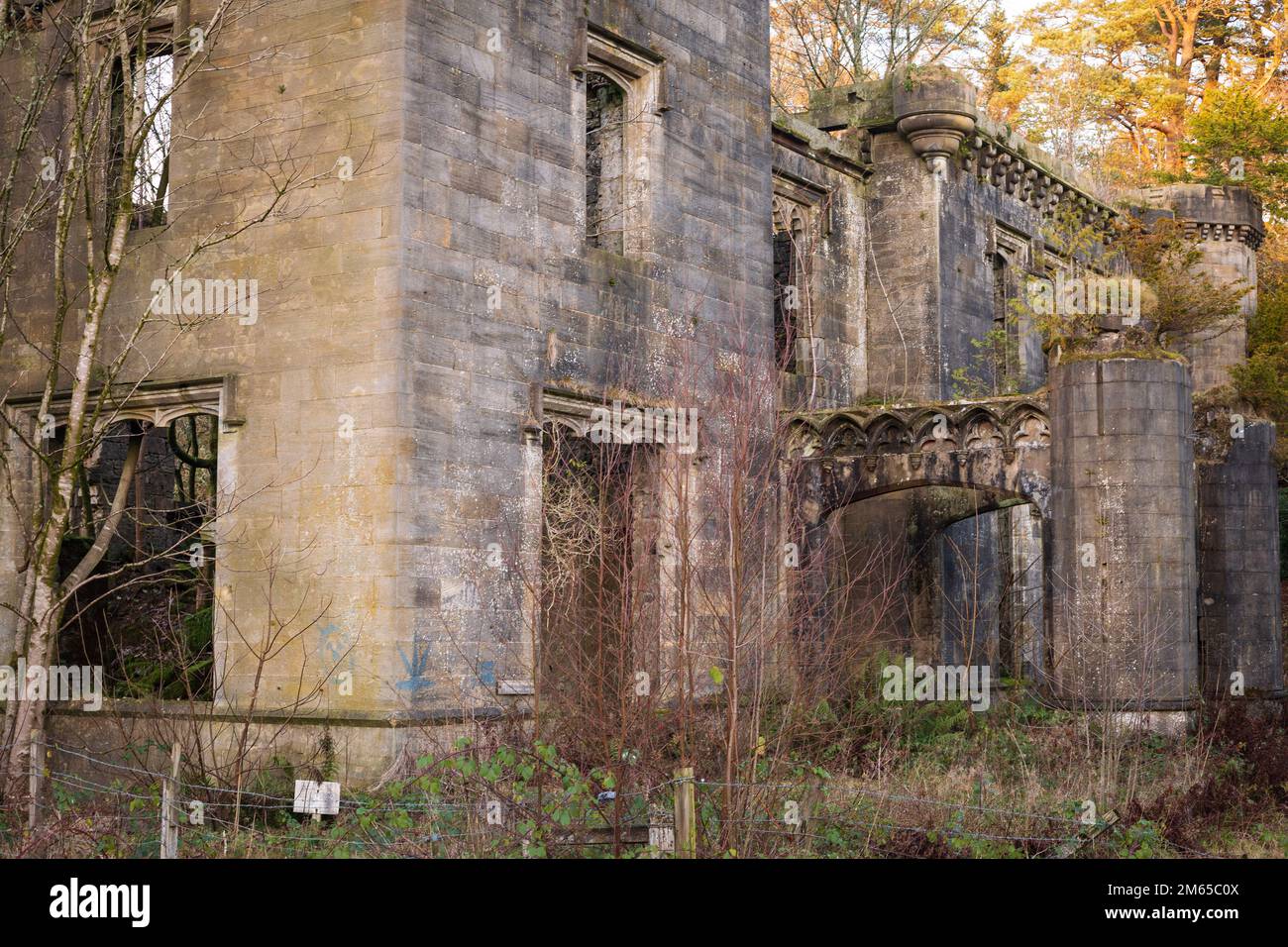 Hidden castle hi-res stock photography and images - Alamy