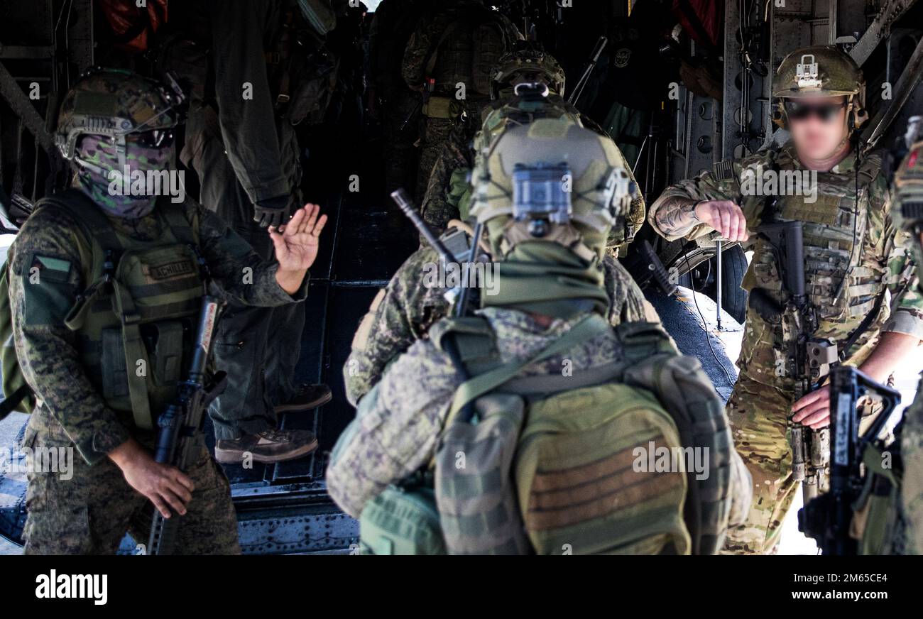 MANILA, Philippines – Philippine Marines and a U.S. Army Green Beret ...